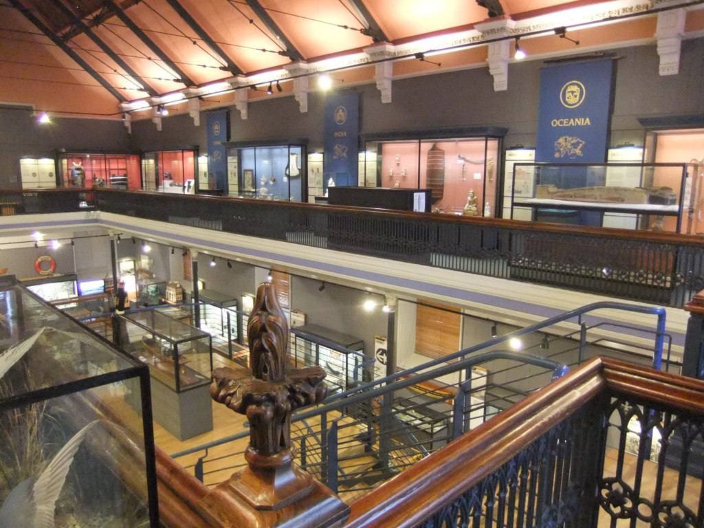 McLean Museum and Art Gallery - McGill's Buses